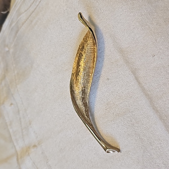 Charel | Jewelry | Vintage Twisted Leaf Signed Charel Brooch | Poshmark